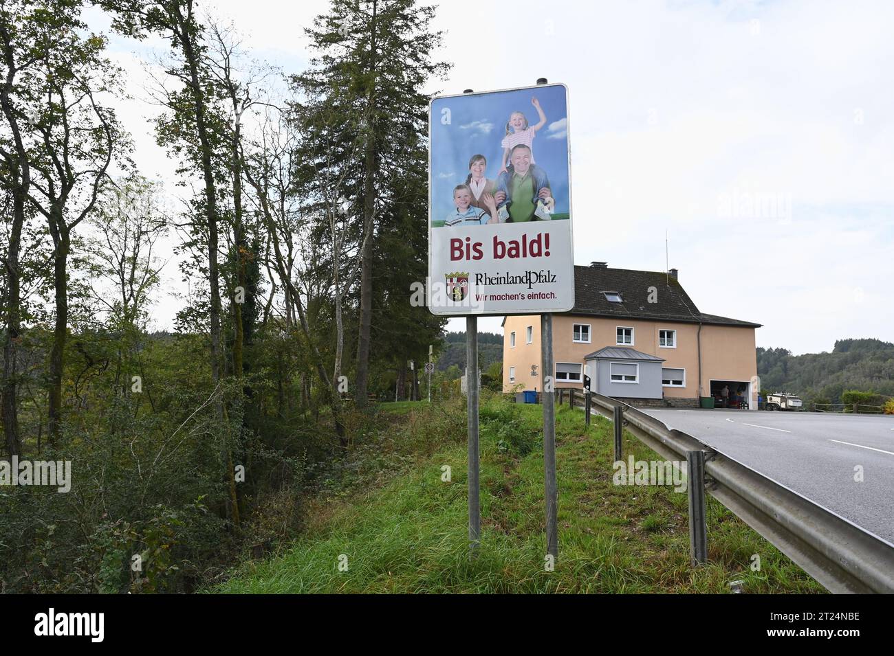 Roth An Der Our, Germany. 13th Oct, 2023. A sign saying see you soon in ...
