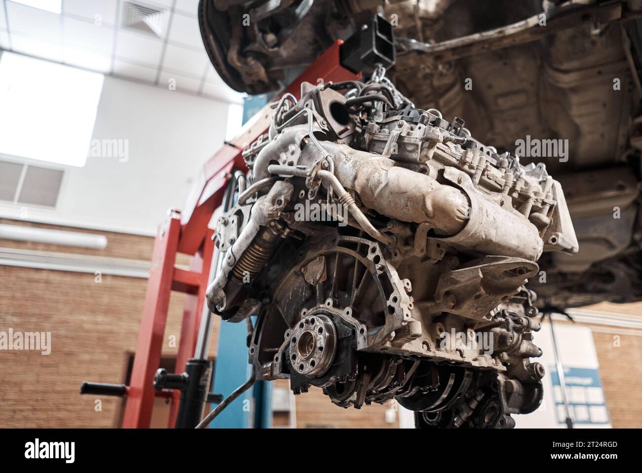 Crane car engine block hi-res stock photography and images - Alamy
