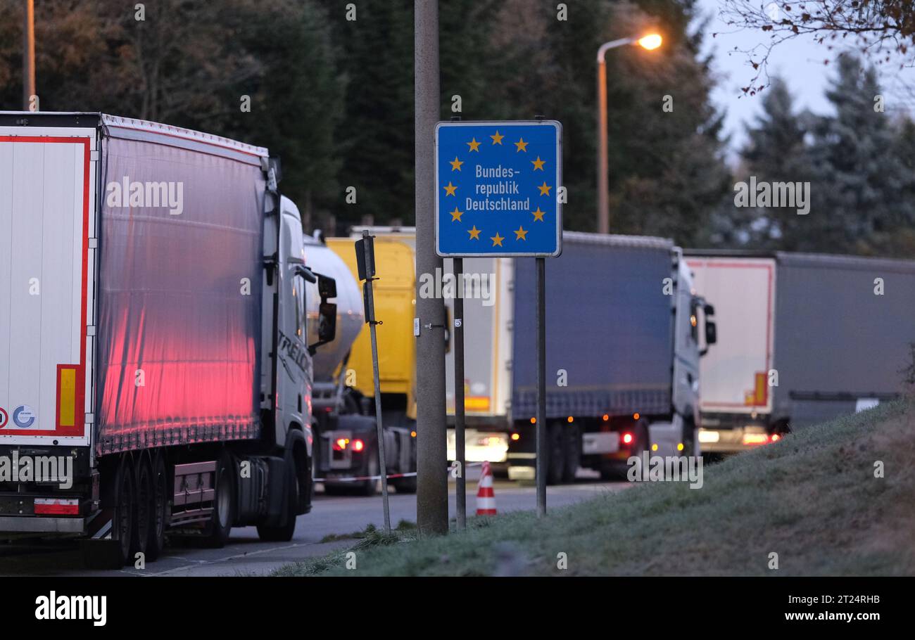 Germany switzerland border trucks hi-res stock photography and images ...