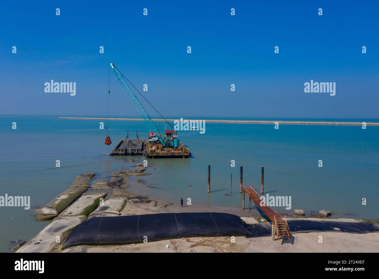 Matarbari deep sea port hi-res stock photography and images - Alamy