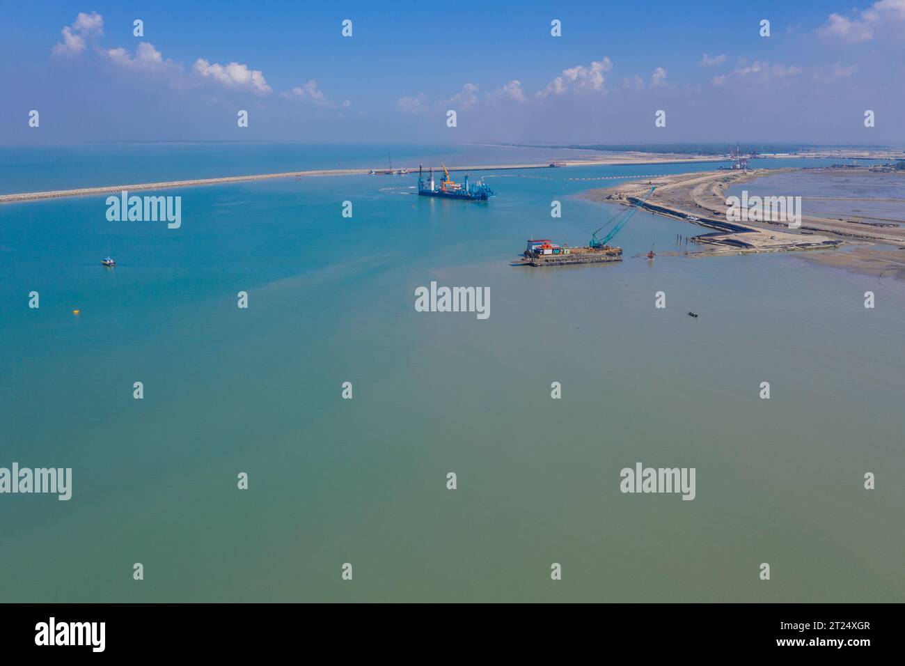 Matarbari deep sea port hi-res stock photography and images - Alamy