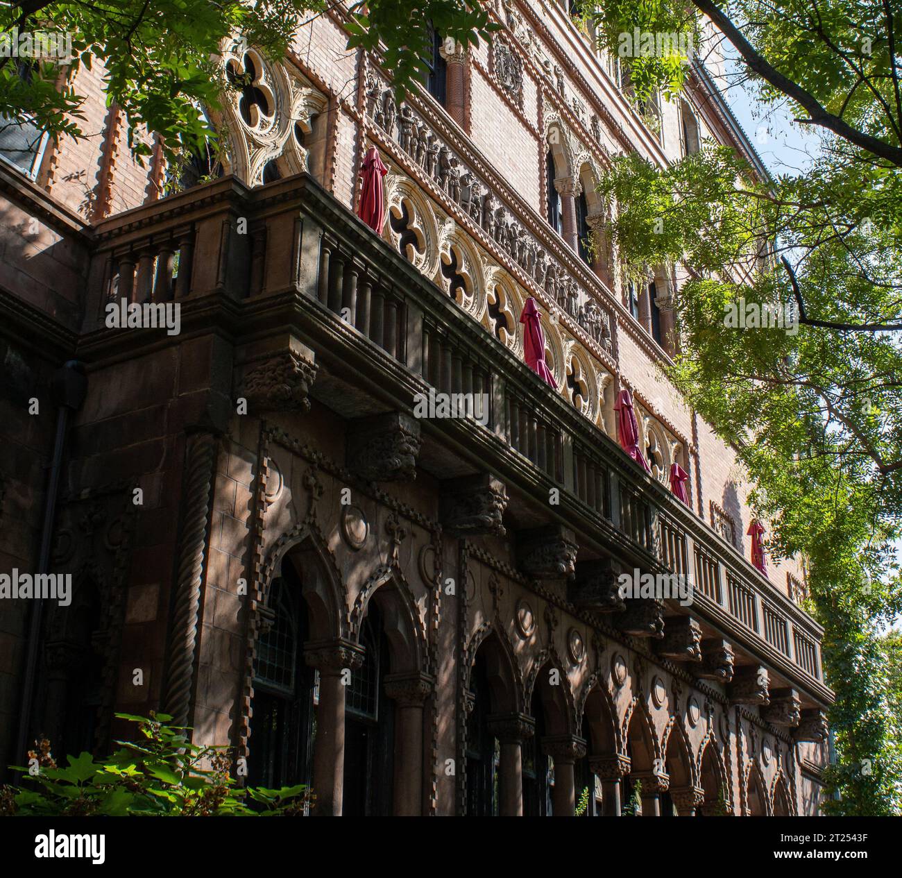 An ornate building with intricate architecture in New York Stock Photo ...