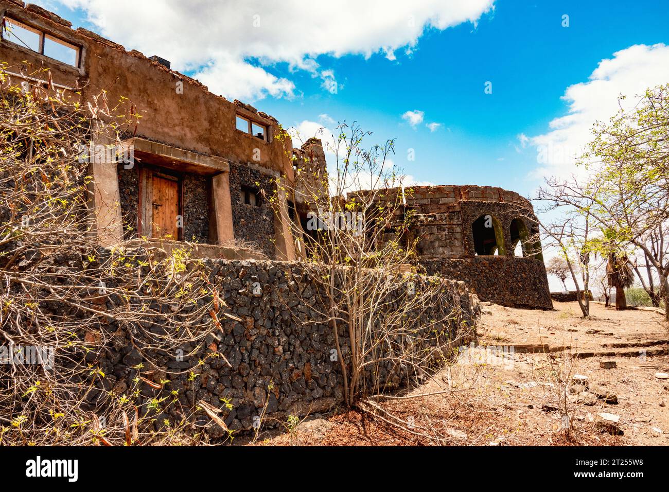 An abandoned building in the wild at Voi Kenya Stock Photo - Alamy