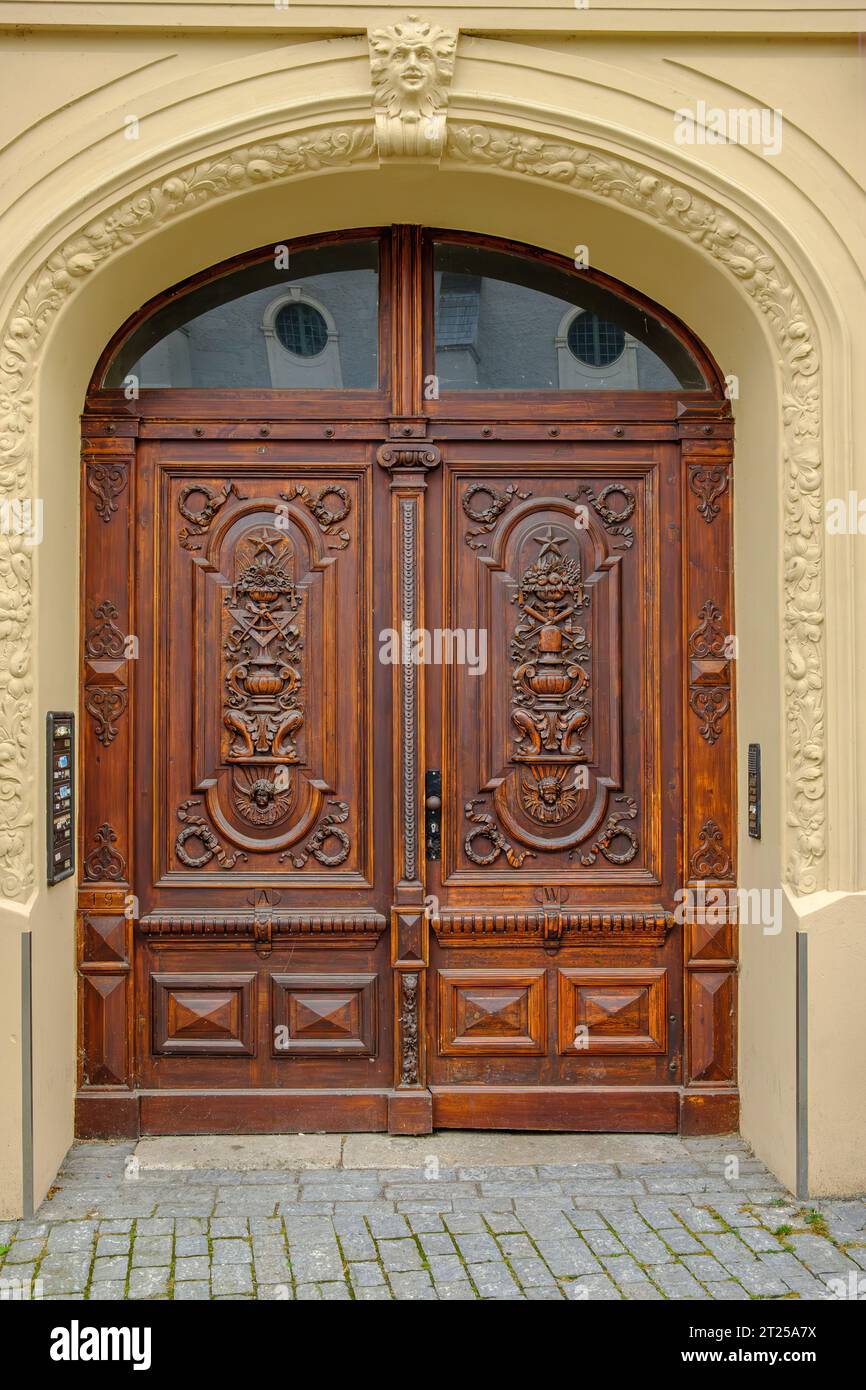 Historic wood gate hi-res stock photography and images - Alamy