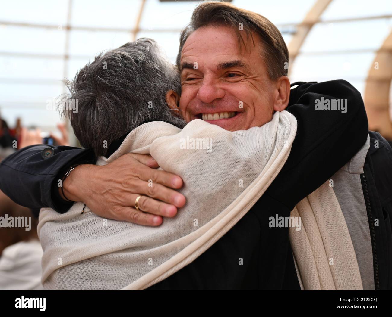 Penguin house l hi-res stock photography and images - Alamy