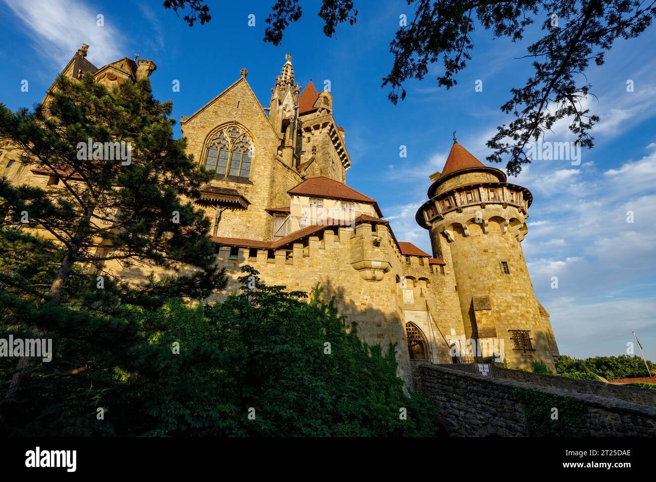 Burg kreuzenstein hi-res stock photography and images - Alamy