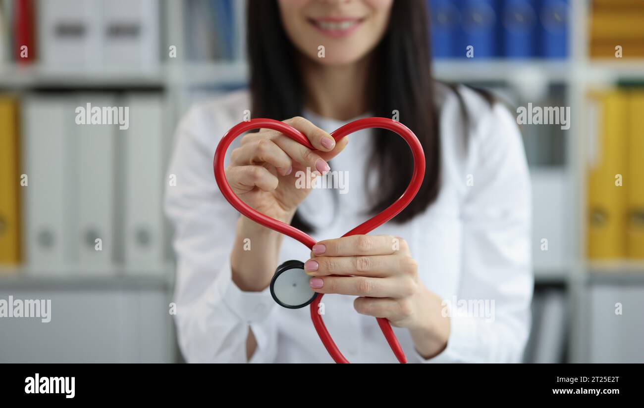Medical worker make heart of stethoscope pipe, save life through ...