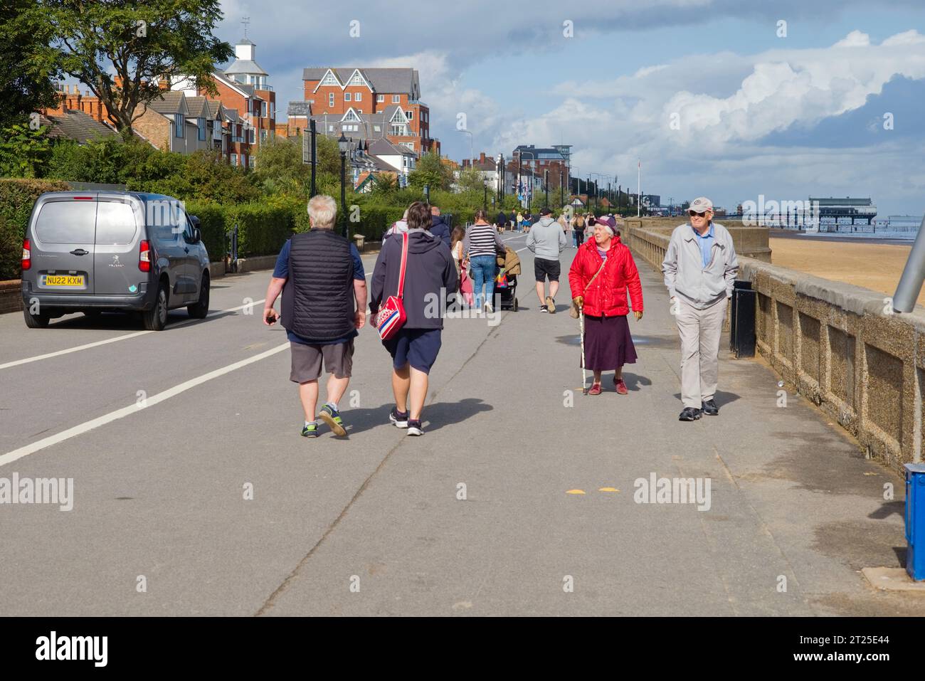 Walkers stroll hi-res stock photography and images - Alamy
