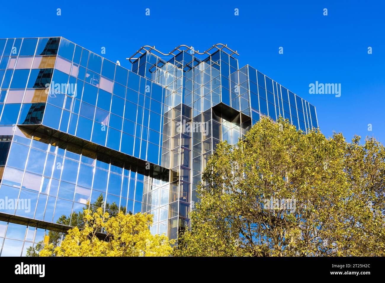 Glass facade of 1981 250 Euston Road building housing University ...