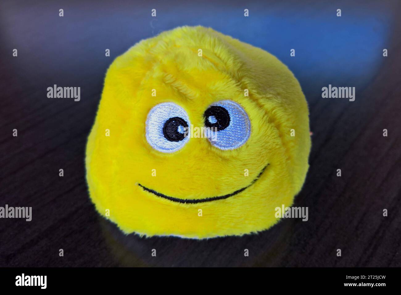 Minifeet Smiley - Plüschtier, Emoji fröhlich *** Minifeet smiley soft ...