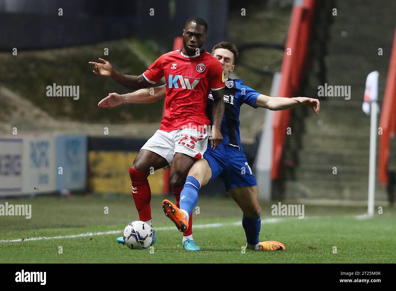 Corey Blackett-Taylor of Charlton Athletic battles for the ball with ...