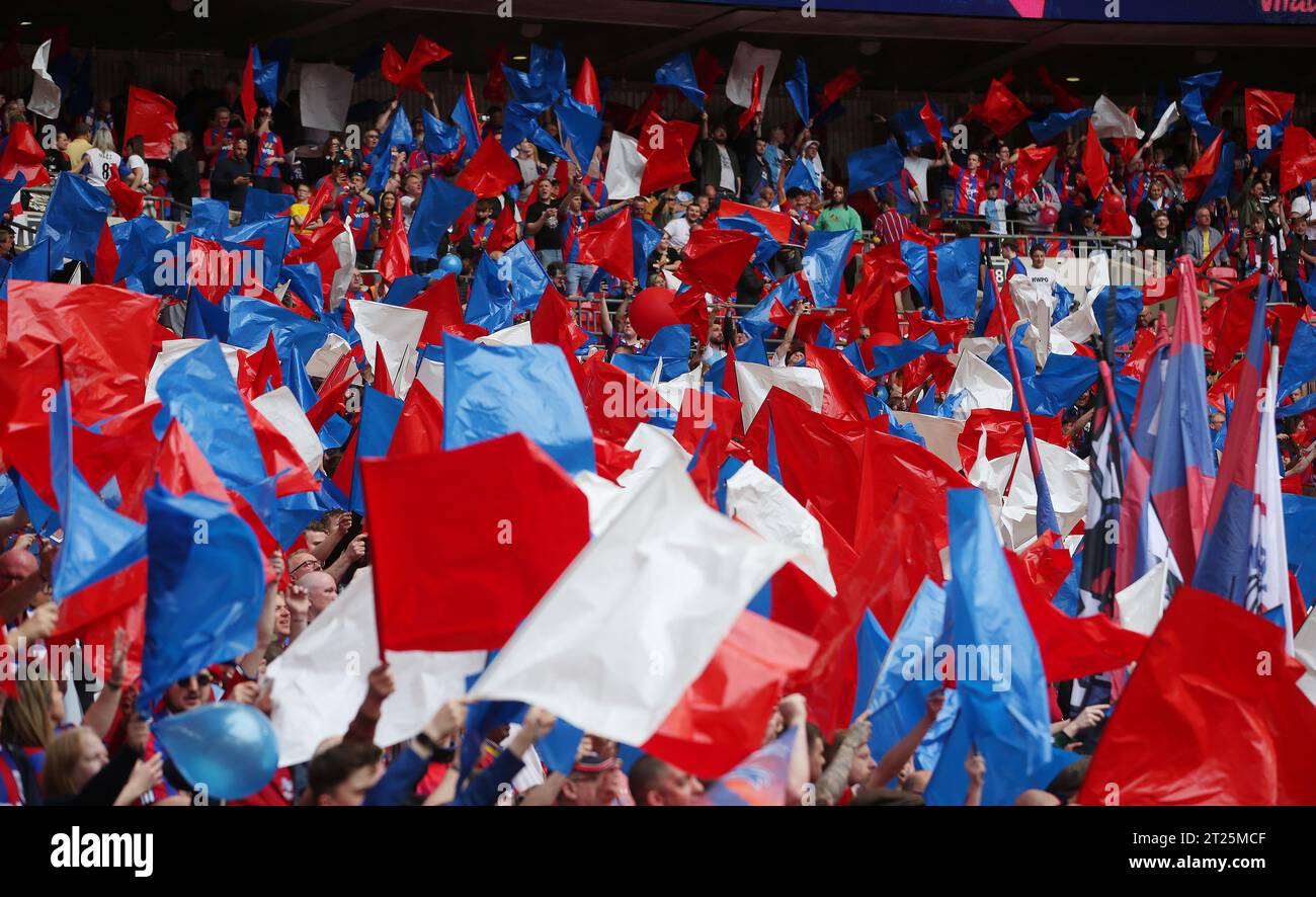 Crystal Palace fans waving flags & balloons as part of a display at ...