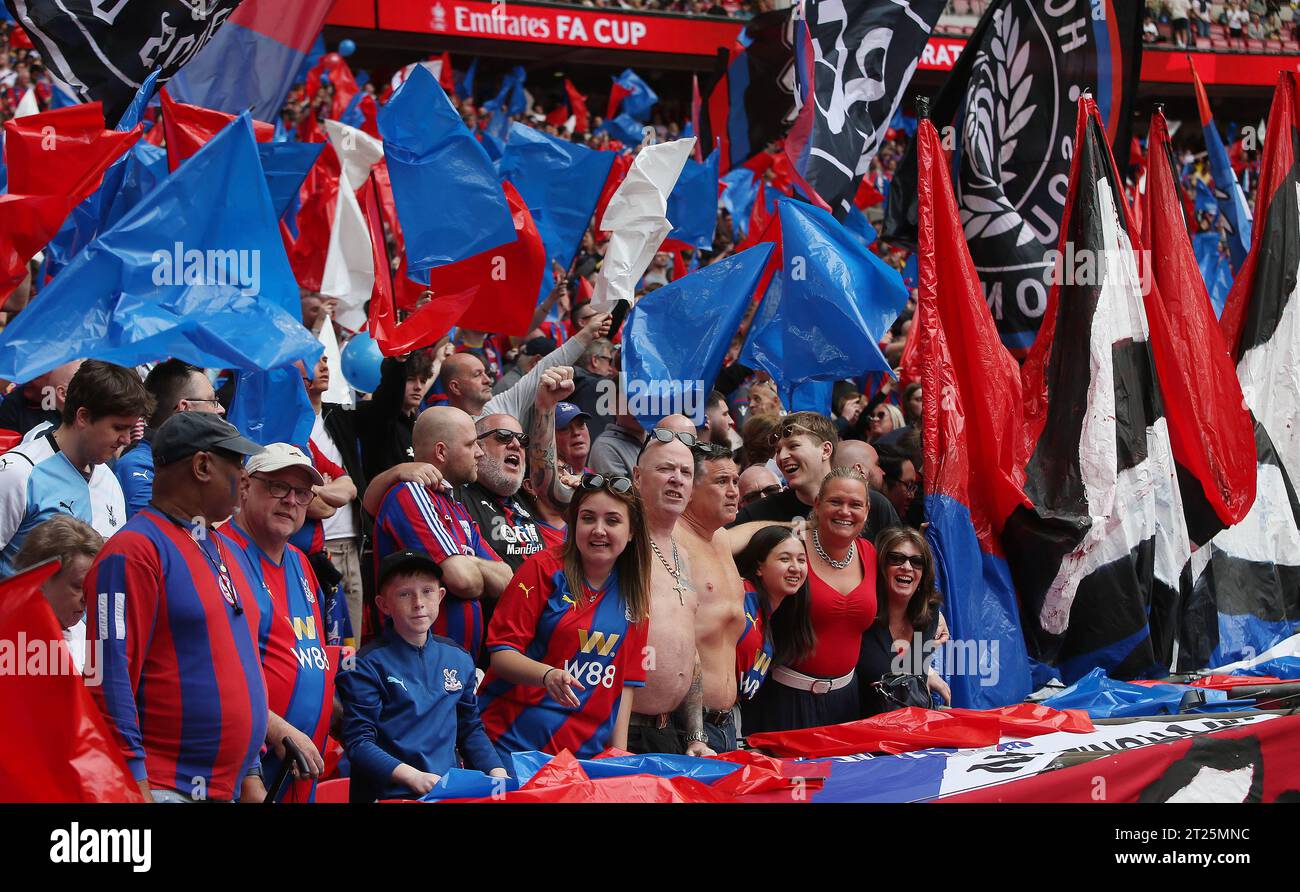Crystal Palace fans waving flags & balloons as part of a display at ...
