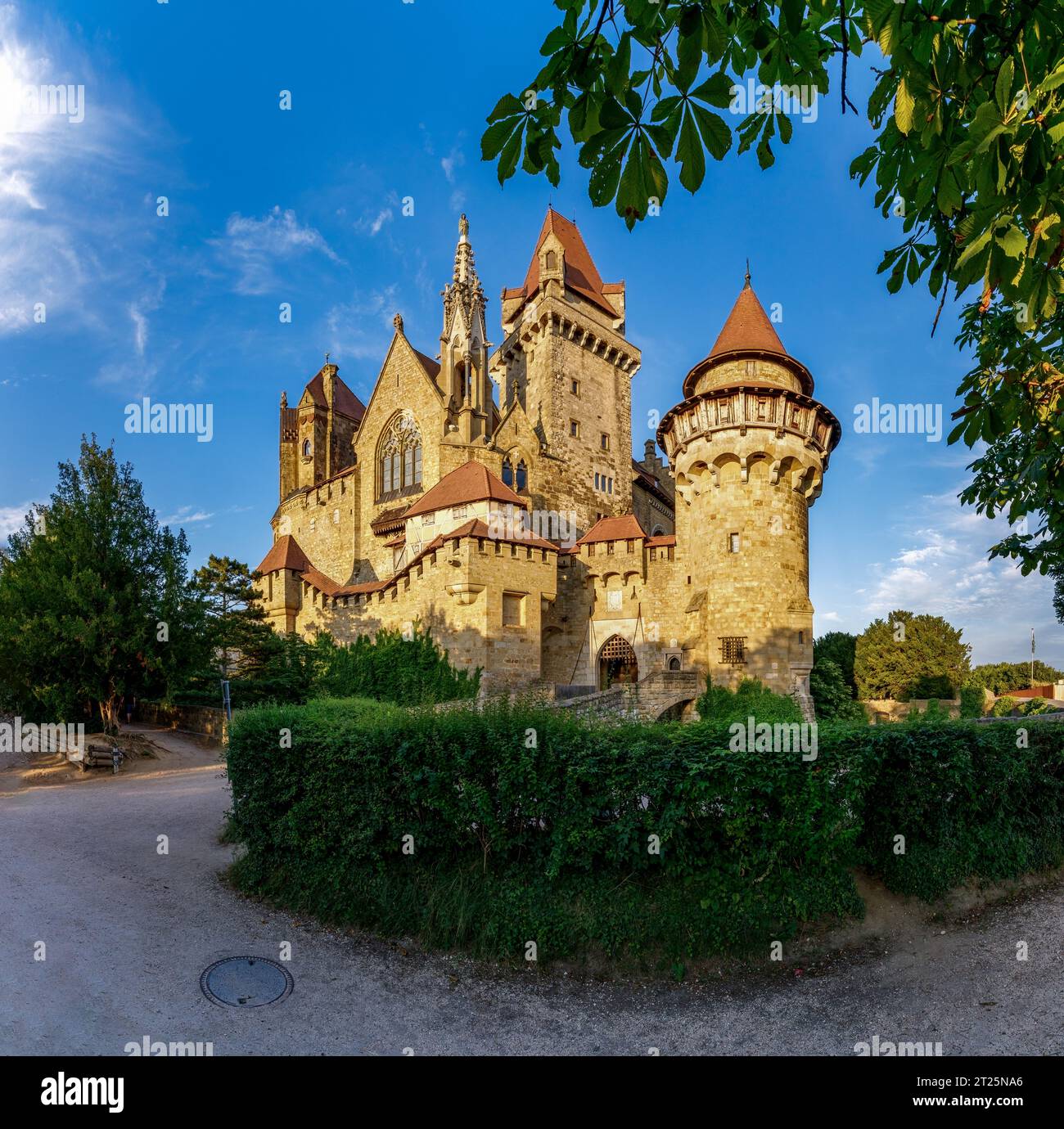 Kreuzenstein castle hi-res stock photography and images - Alamy