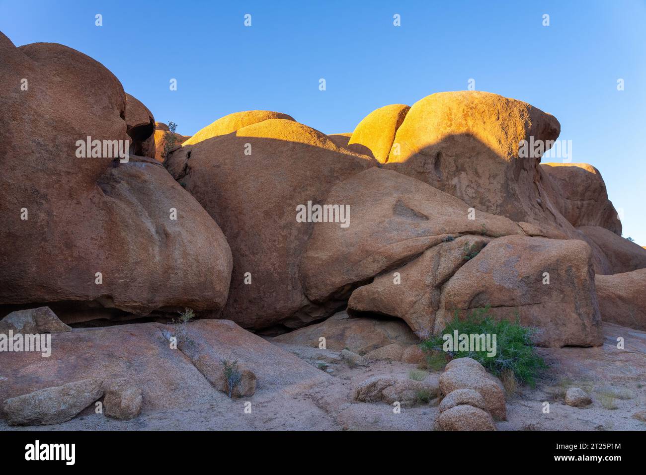 The Spitzkoppe (AKA Spitzkop, Groot Spitzkop, or the "Matterhorn of ...