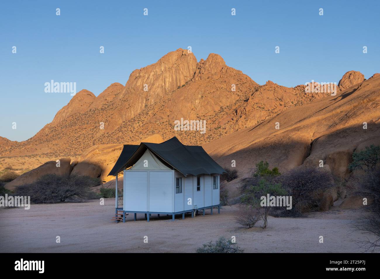 The Spitzkoppe (AKA Spitzkop, Groot Spitzkop, or the "Matterhorn of ...
