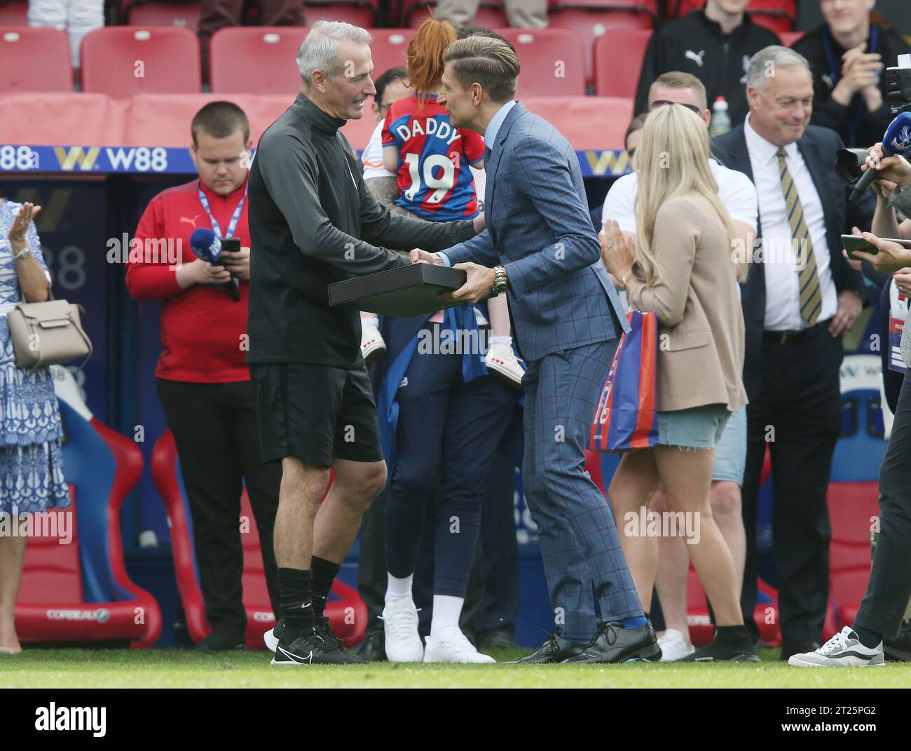 Uk football steve martin hi-res stock photography and images - Alamy