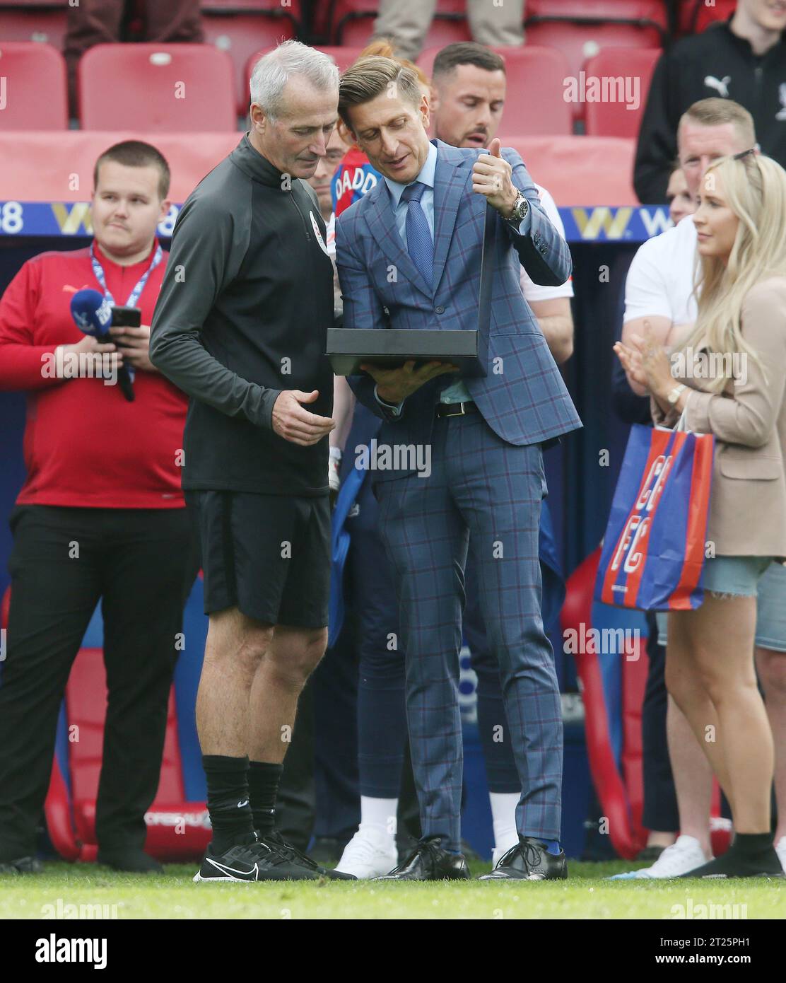 Steve martin referee hi-res stock photography and images - Alamy