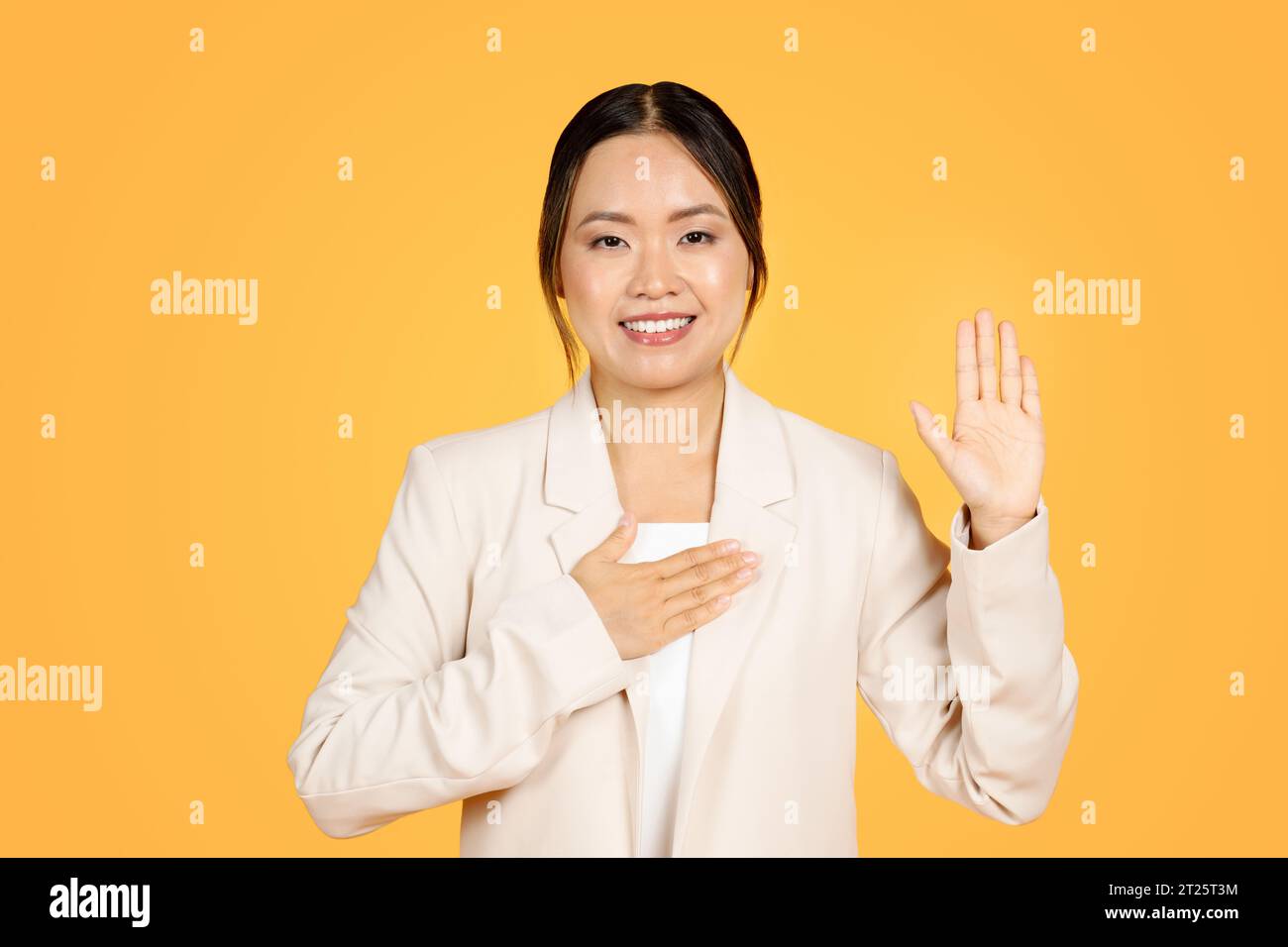 Oath and hand hi-res stock photography and images - Alamy