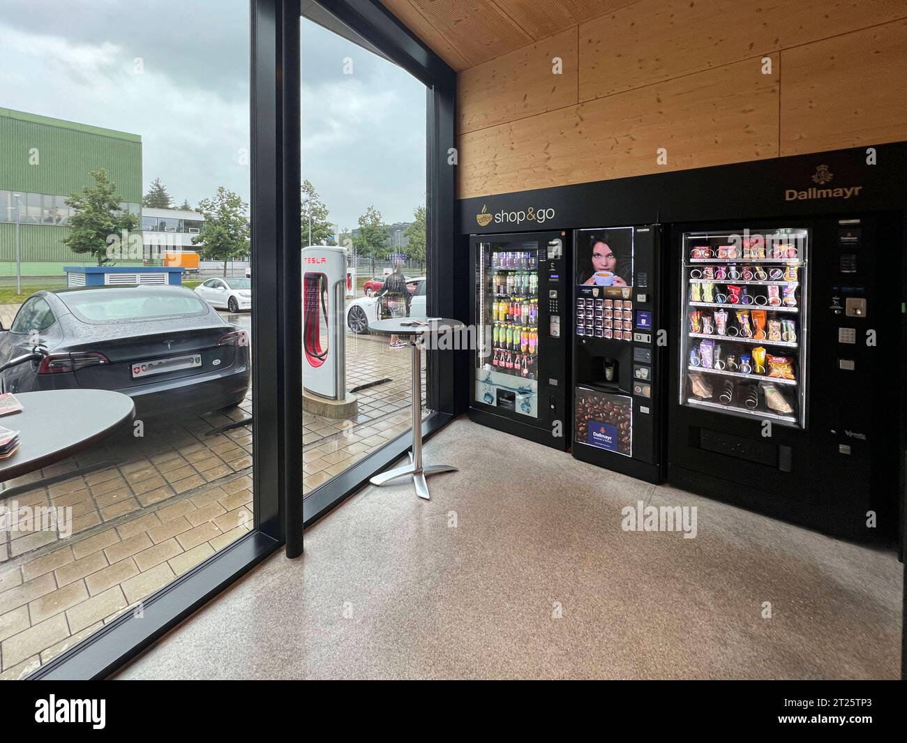 11.01.2023, Bregenz in Vorarlberg Österreich, Die E-Auto Firma Tesla ...