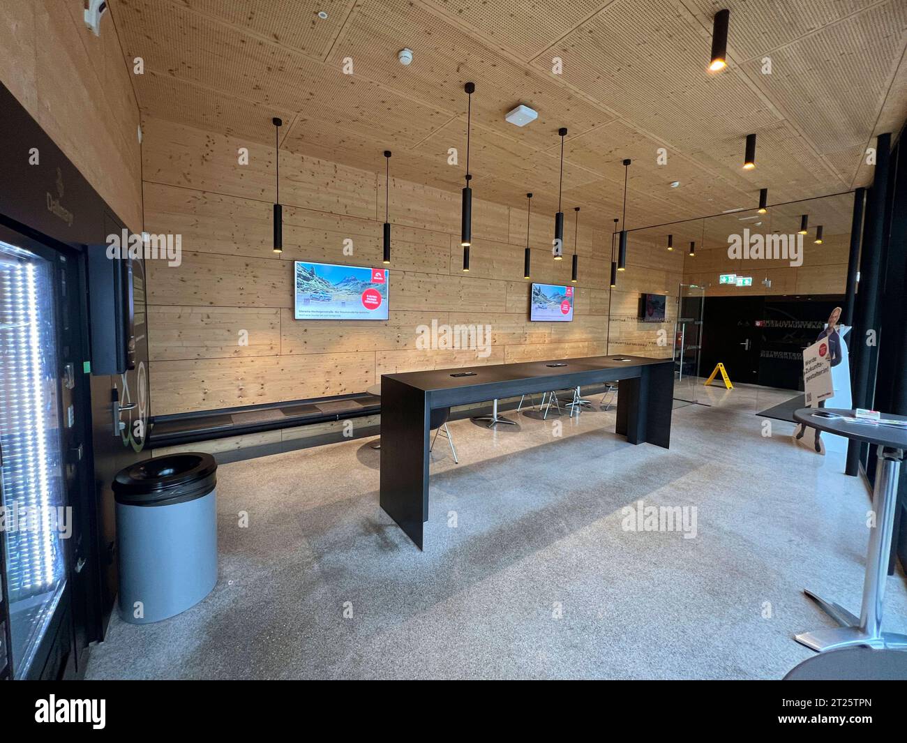 11.01.2023, Bregenz in Vorarlberg Österreich, Die E-Auto Firma Tesla ...