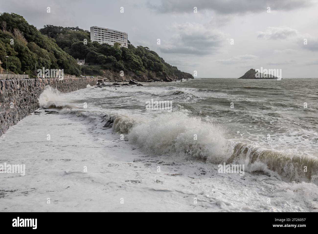 Torquay, UK. 17th Oct, 2023. Storm waves crash at Meadfoot Beach in ...