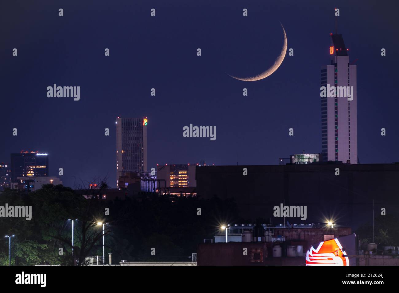 Two days after New Moon when the thin layer of Moon sets early right ...