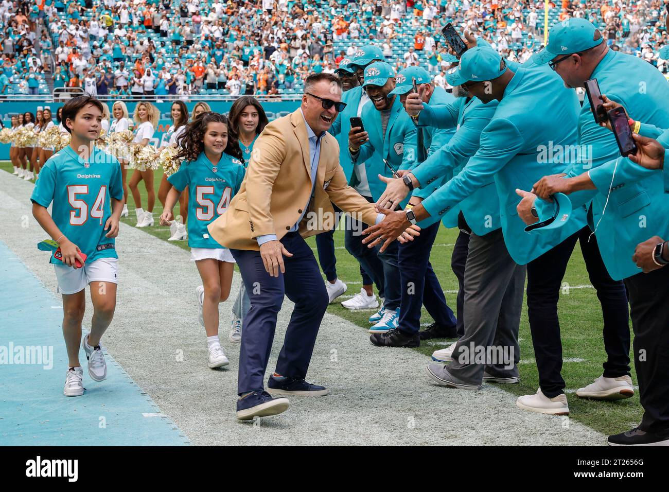 Miami. FL USA; Former Miami Dolphins linebacker and new Pro Hall of ...