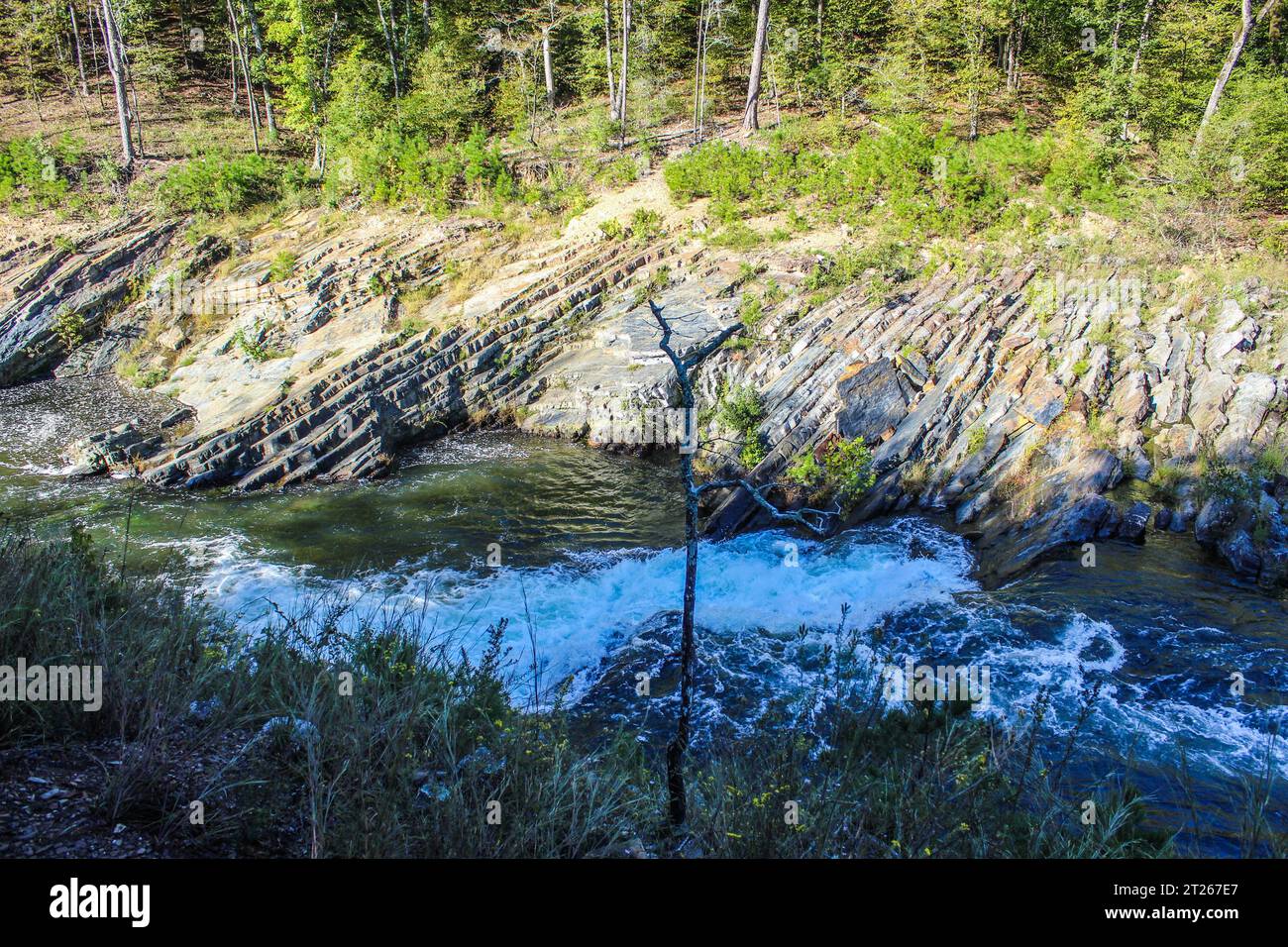 Broken bow hi-res stock photography and images - Alamy