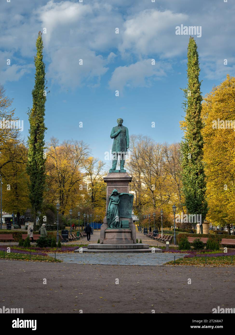 Statue esplanadi helsinki hi-res stock photography and images - Alamy