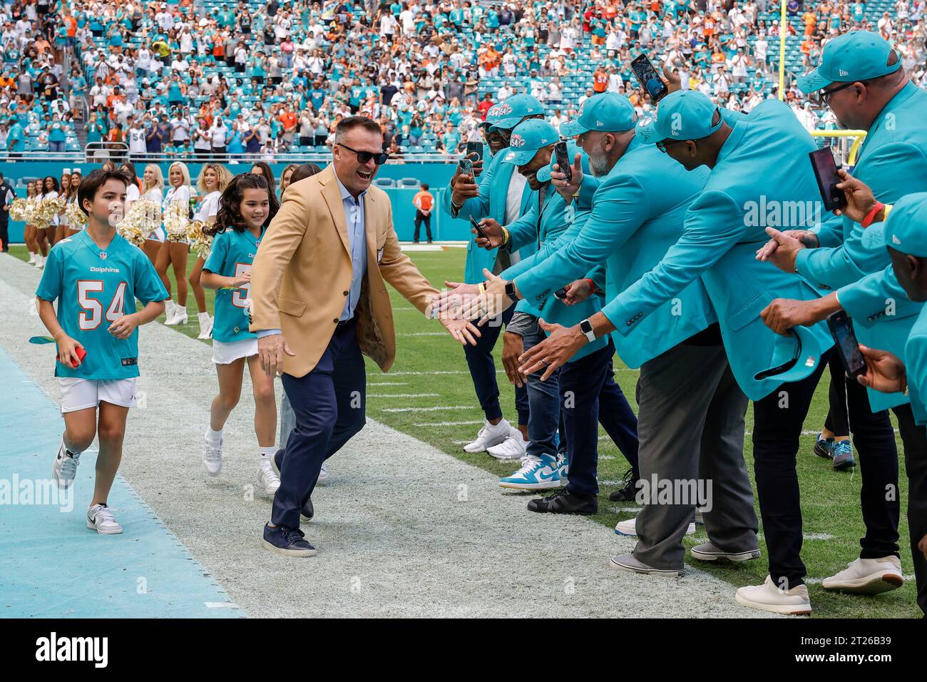 Miami. FL USA; Former Miami Dolphins linebacker and new Pro Hall of ...