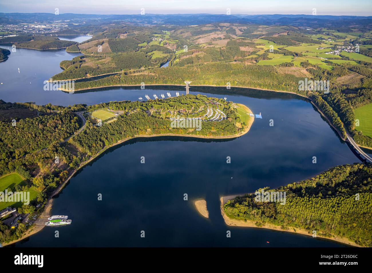 Luftbild, BiggeTalsperre Biggesee, Ausflugsschiffe in Sondern, Camping ...