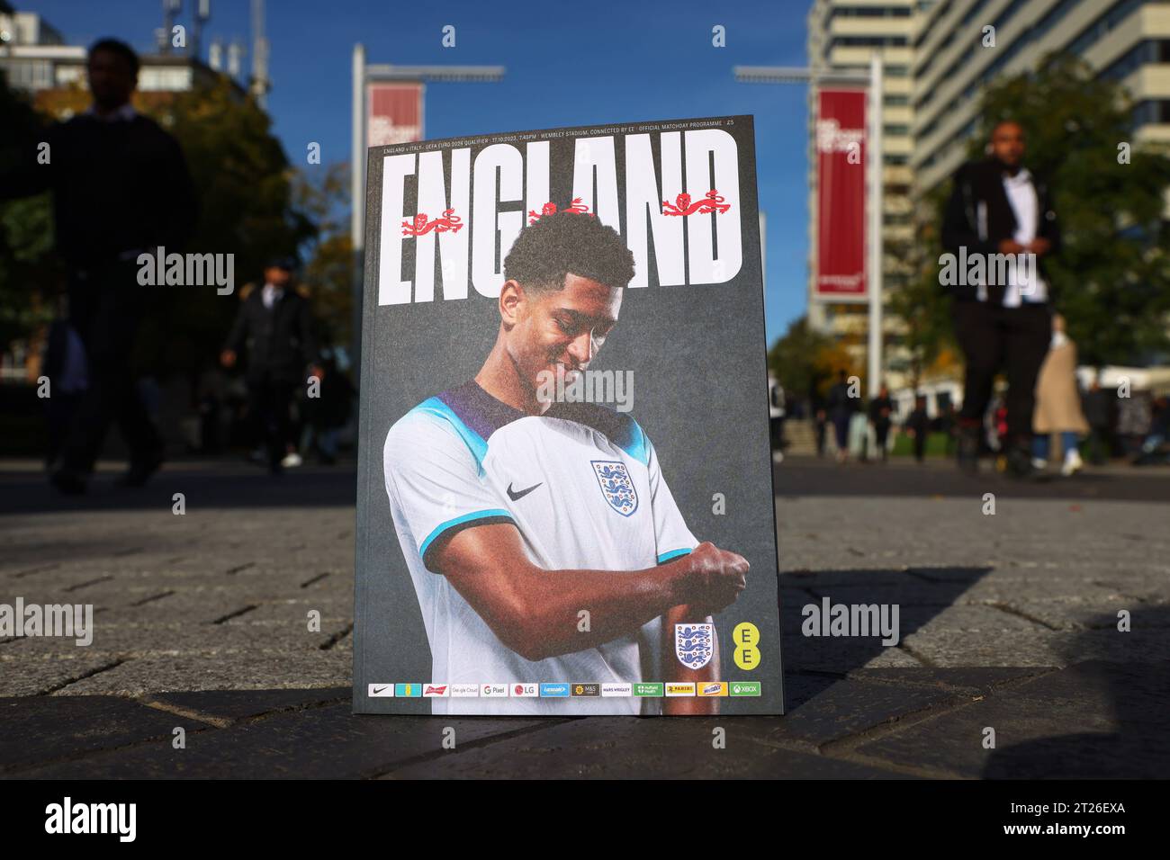 England vs italy match hi-res stock photography and images - Alamy