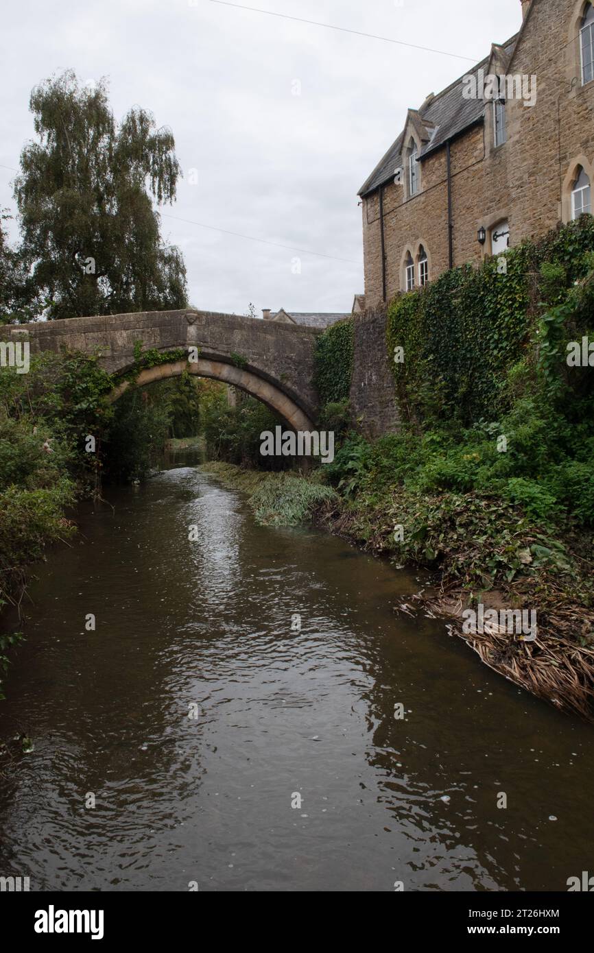 Packhorse Bridge over the River Brue at Bruton, Somerset, England Stock ...