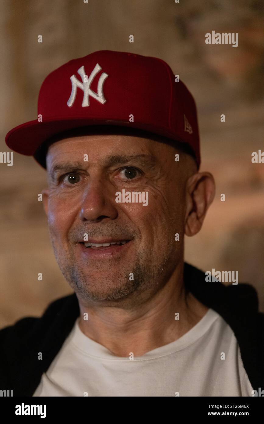Marc Quinn, British contemporary artist, speaking in the Great Hall at ...