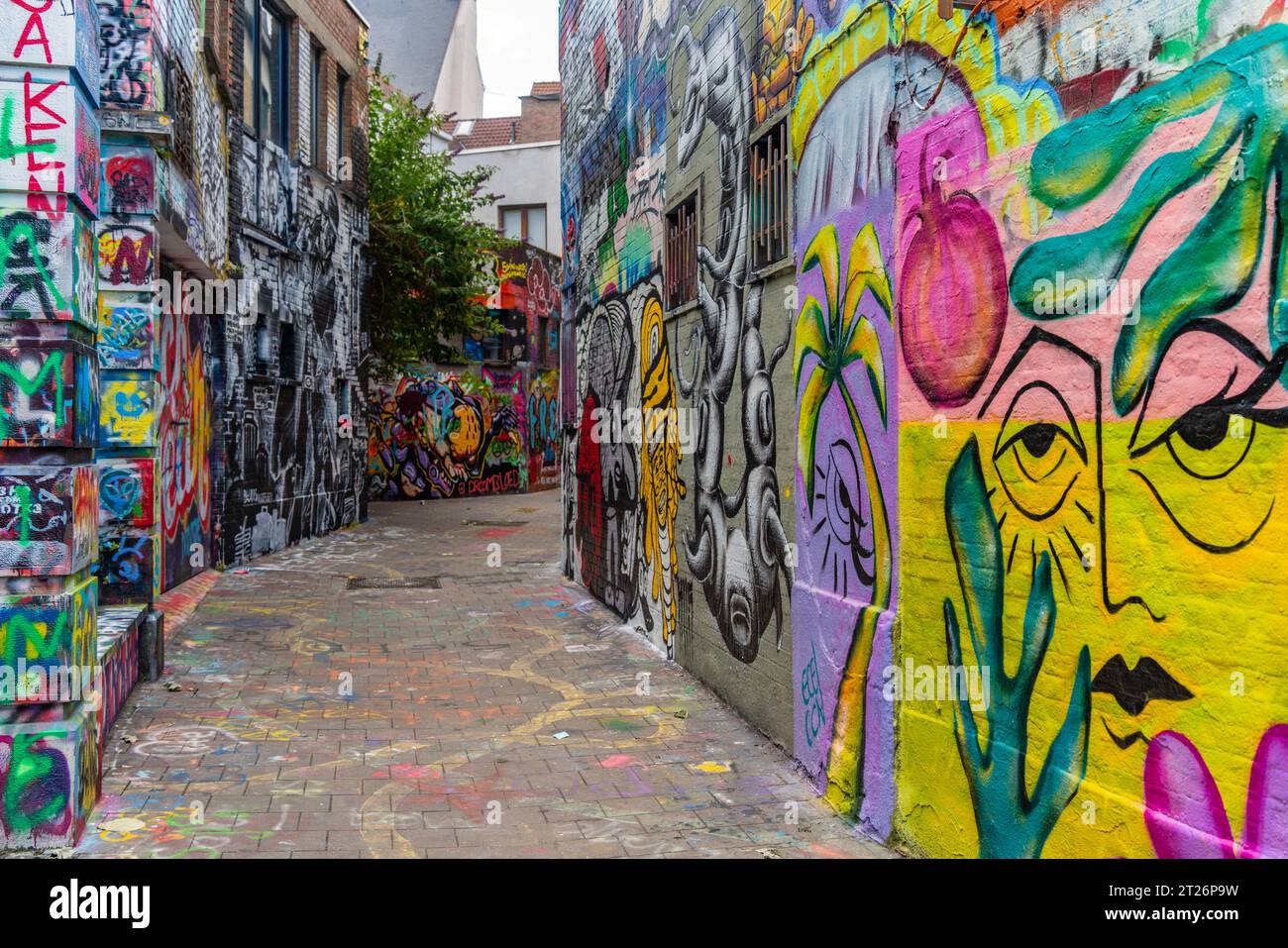Graffiti street gent hi-res stock photography and images - Alamy