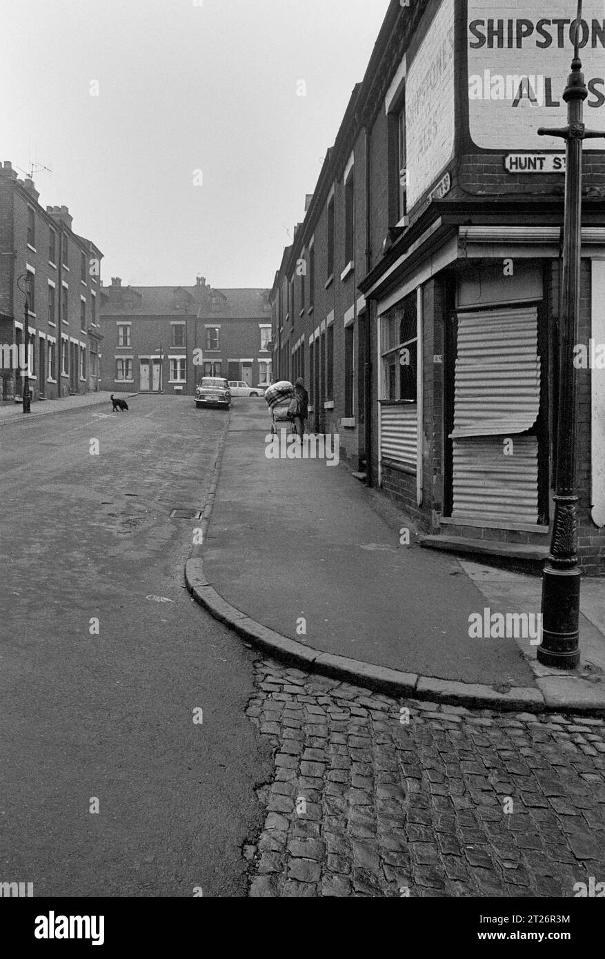 Boarded up 'beer off' shop on the corner of Hunt Street and Flewitt ...