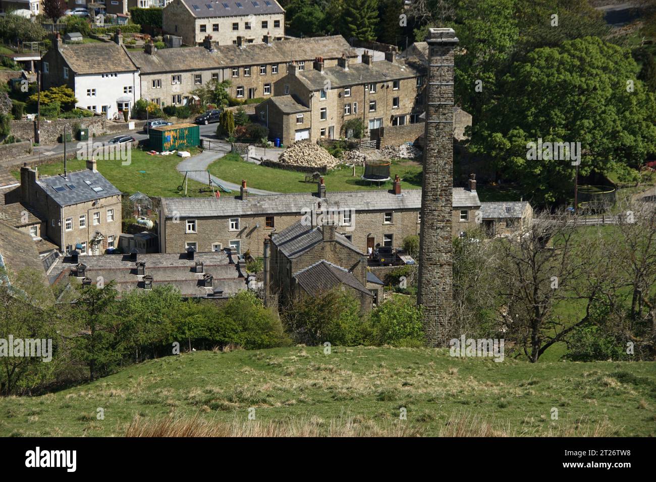Dale End in Lothersdale where the mill reputedly has the largest indoor ...