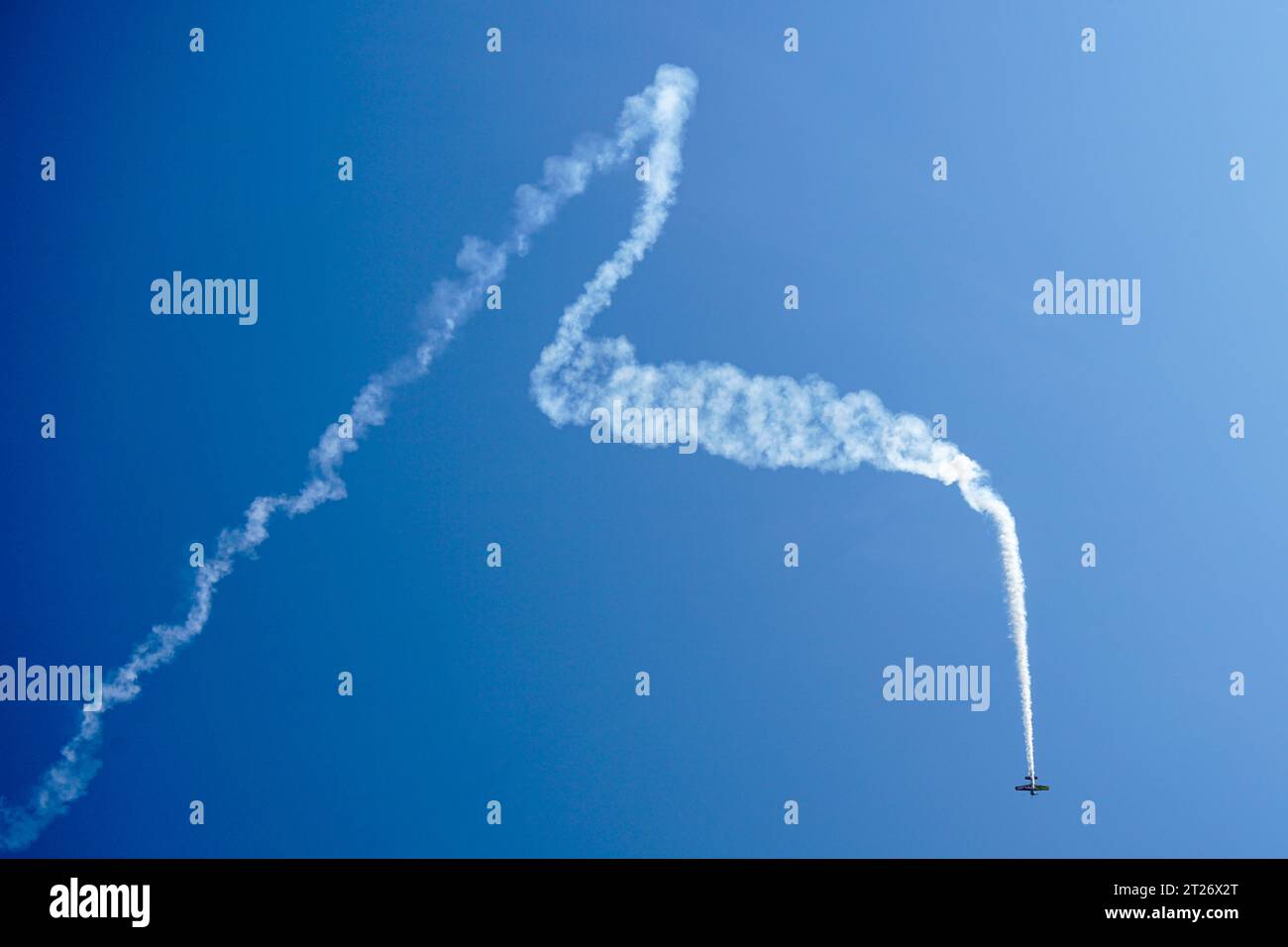 Corkscrew maneuver hi-res stock photography and images - Alamy