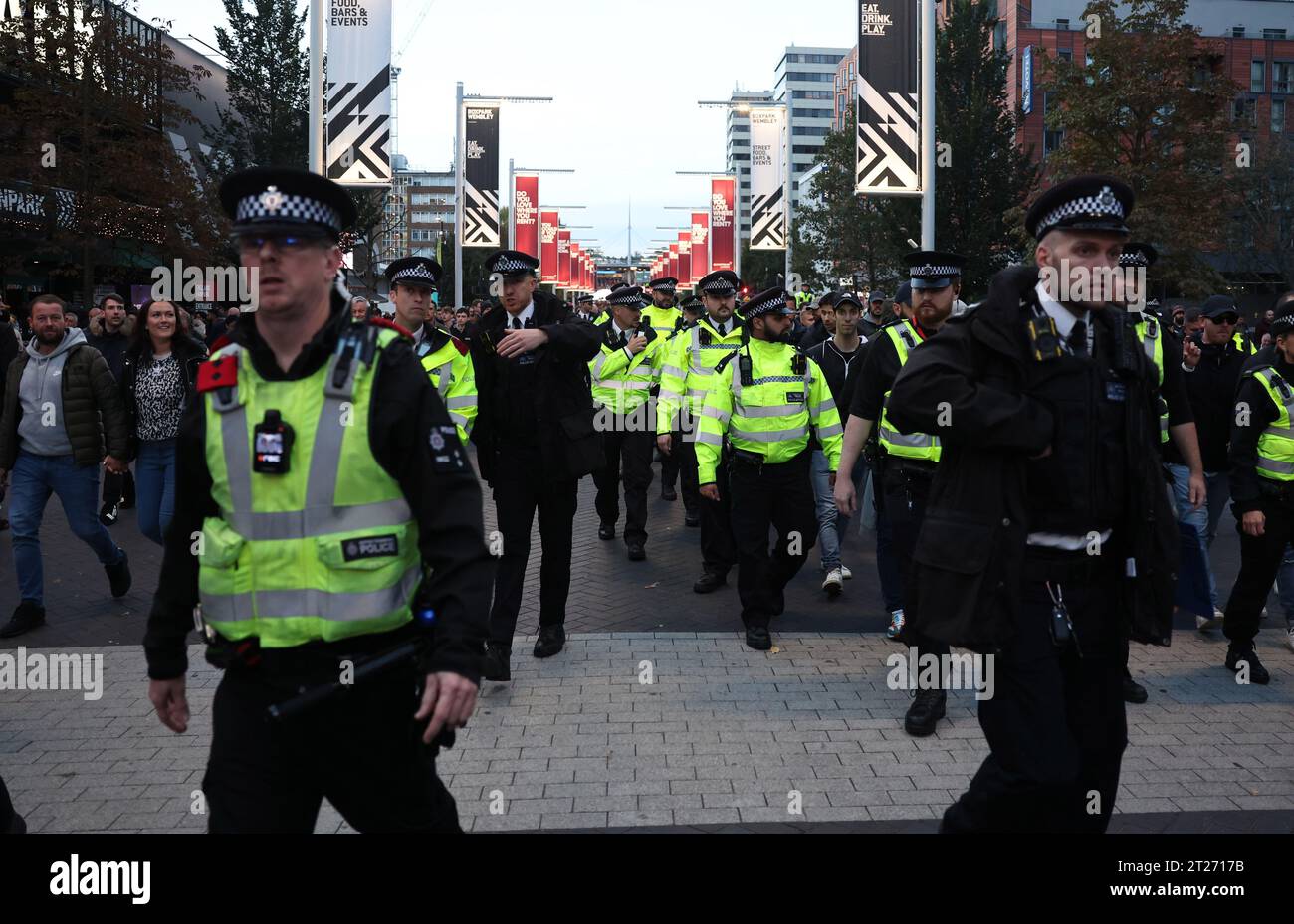 Large police presence hi-res stock photography and images - Alamy