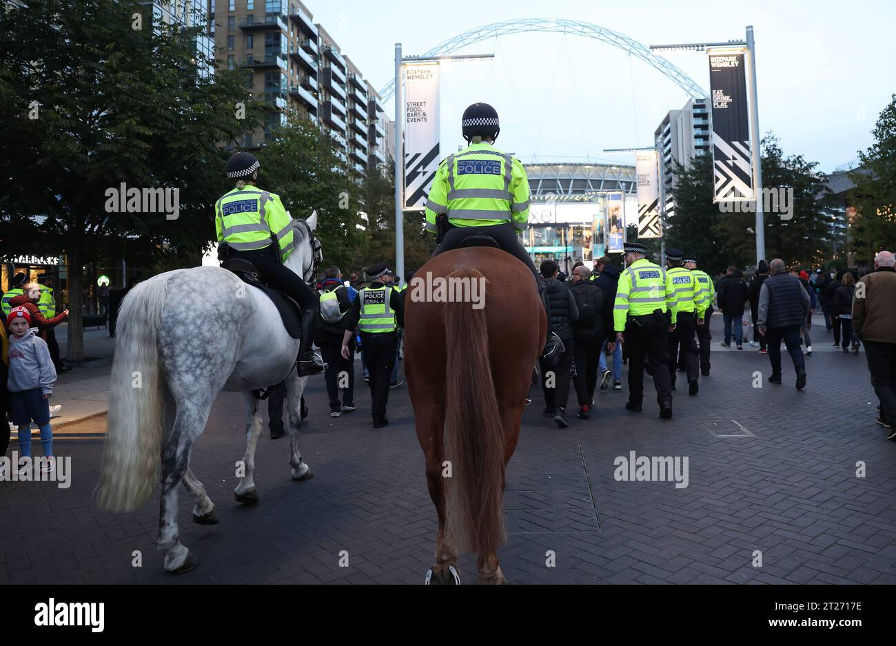 Large police presence hi-res stock photography and images - Alamy
