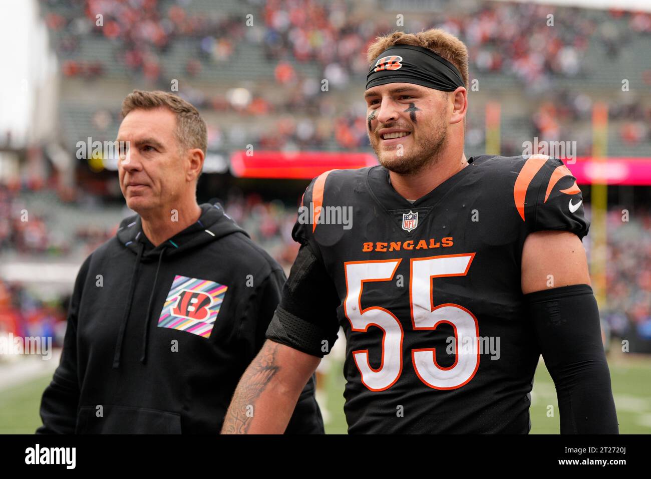 Cincinnati Bengals linebacker Logan Wilson (55) and defensive ...