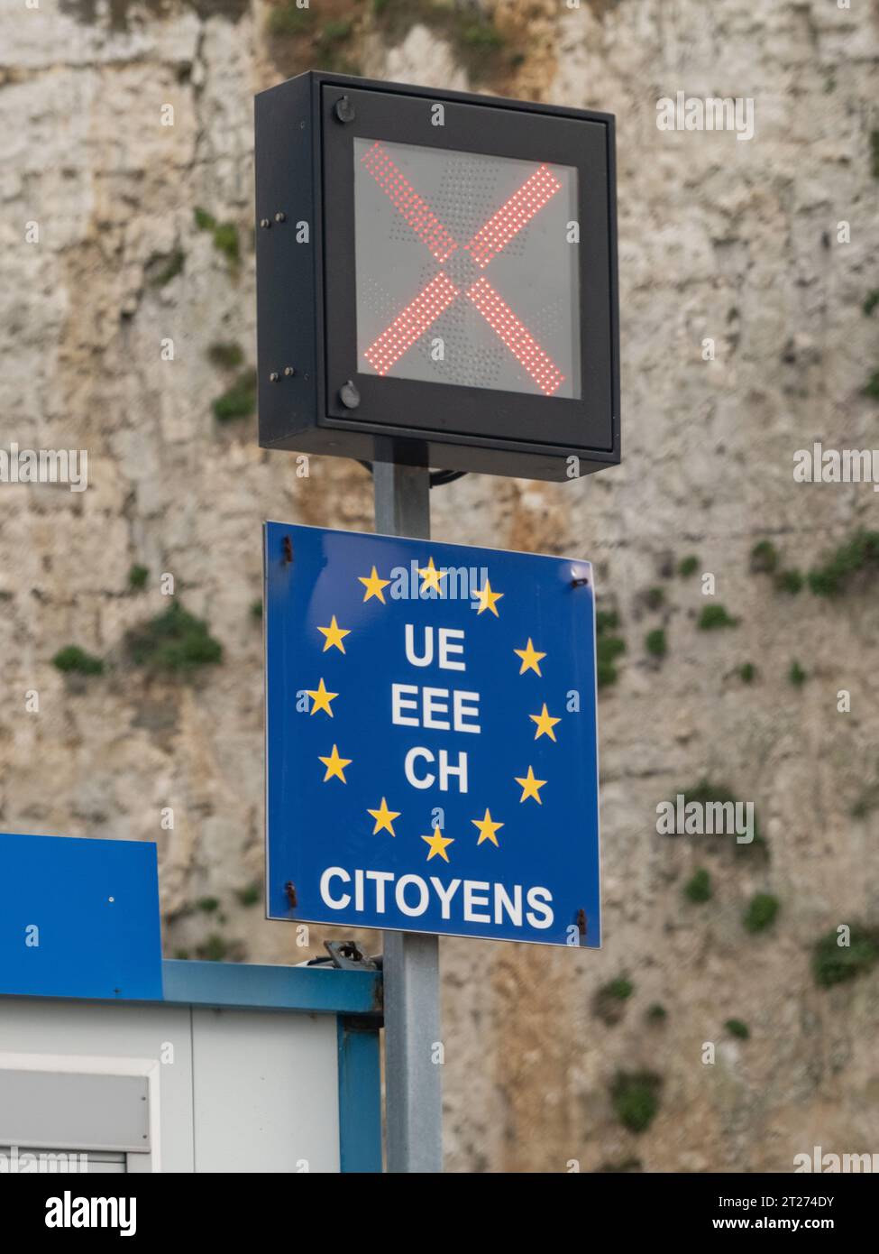 Potsdam, Germany. 12th Oct, 2023. A red cross signals the blocked ...