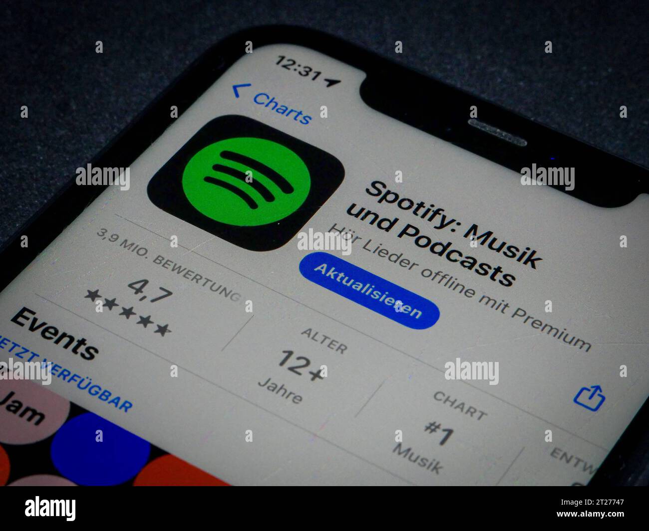 Spotify charts hi-res stock photography and images - Alamy