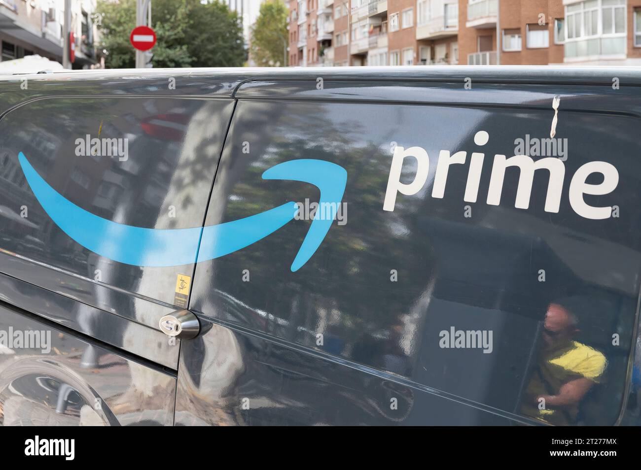 Parked amazon van hi-res stock photography and images - Alamy