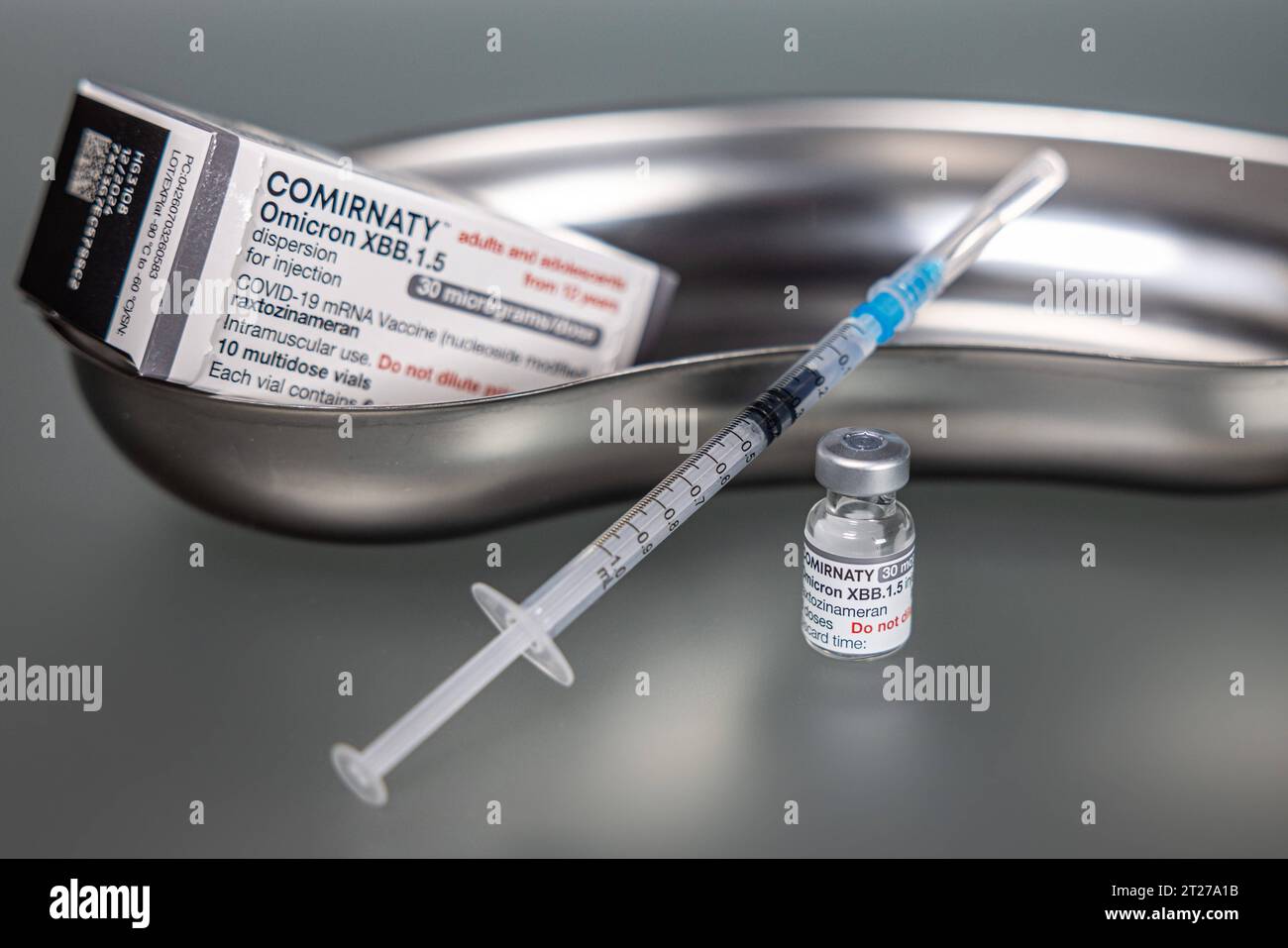 Redaktionell: XBB.1.5-Varianten-adaptiertes Comirnaty. Originale Phiole ...