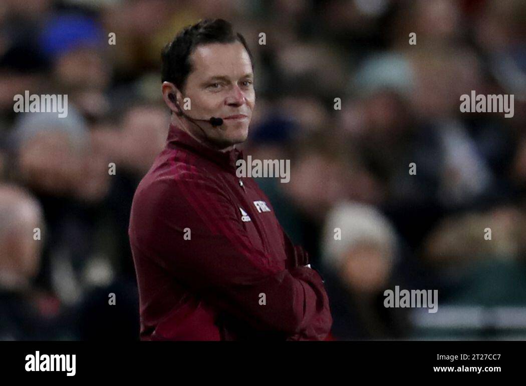 Fourth official referee Darren England on the side line during the ...