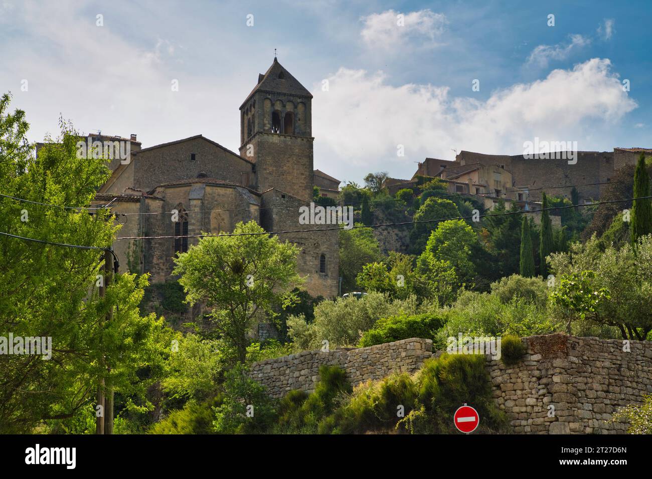 A photograph of the beautiful church "Église Saint-Hilaire de Viens ...