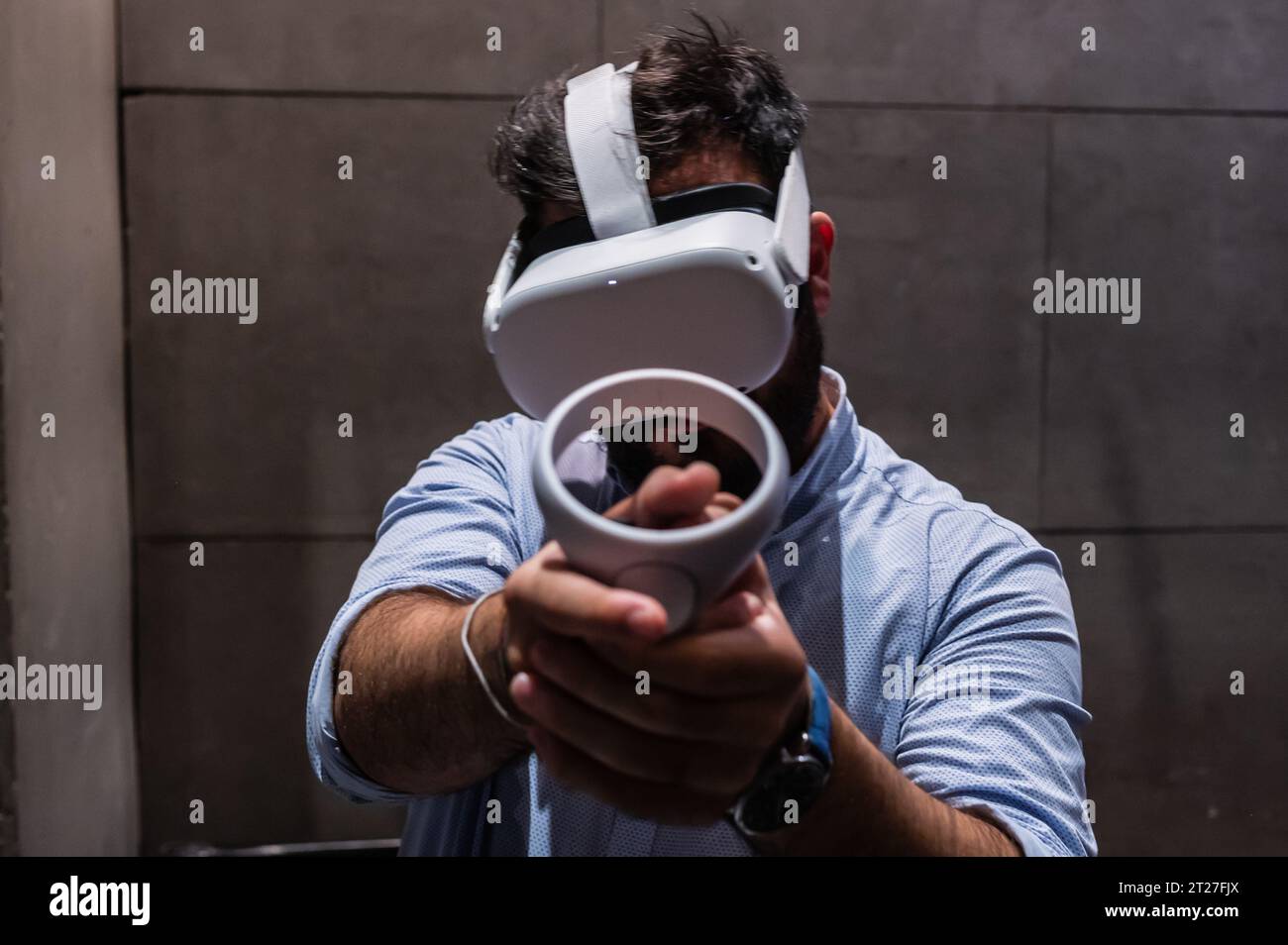 Meta quest 2 hi-res stock photography and images - Alamy
