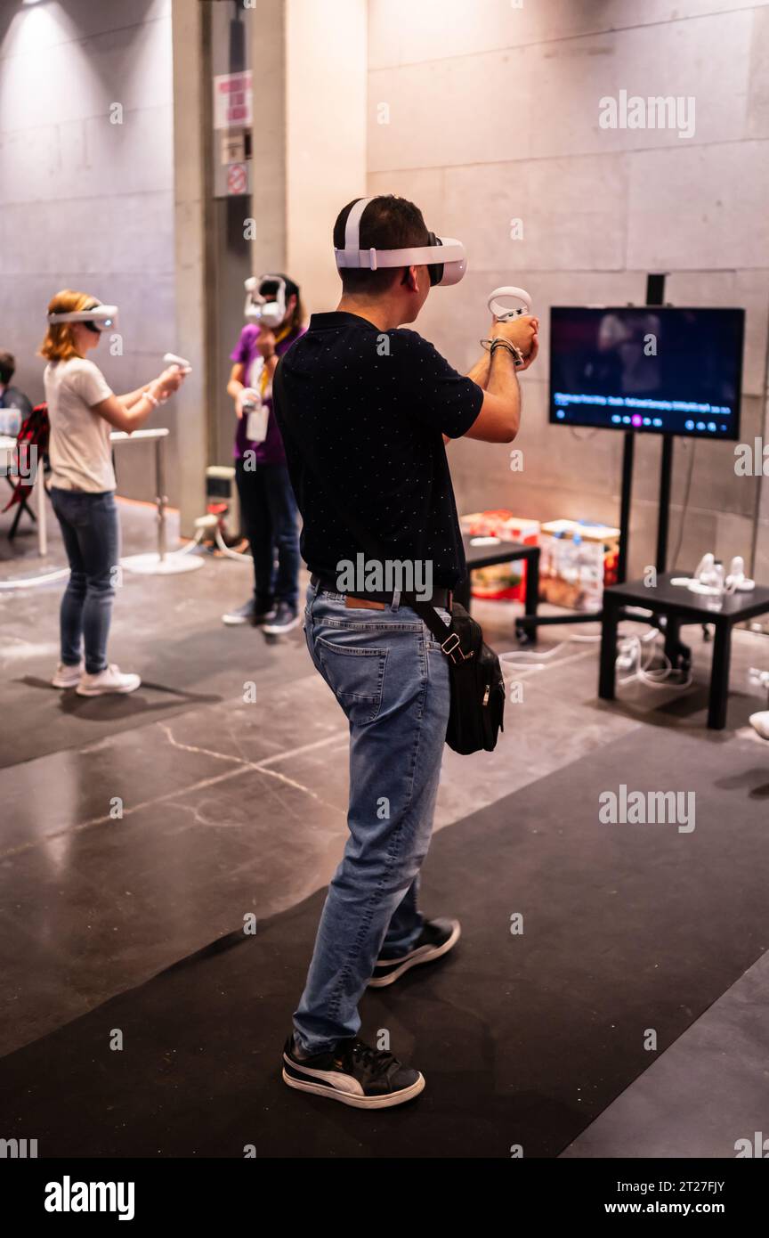 Meta quest 2 hi-res stock photography and images - Alamy